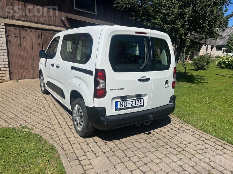 Balts Citroen Berlingo 2022 Valmiera, ar dzinēja tilpumu 1.50 L un nobraukumu 118 tūkst. km par 13800 €, foto 4 vietnē AUTOMOTO.COM.LV