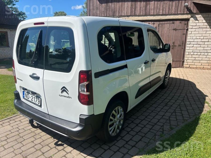 Balts Citroen Berlingo 2022 Valmiera, ar dzinēja tilpumu 1.50 L un nobraukumu 118 tūkst. km par 13800 €, foto 5 vietnē AUTOMOTO.COM.LV