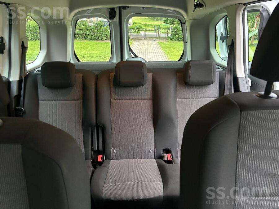 Balts Citroen Berlingo 2022 Valmiera, ar dzinēja tilpumu 1.50 L un nobraukumu 118 tūkst. km par 13800 €, foto 7 vietnē AUTOMOTO.COM.LV