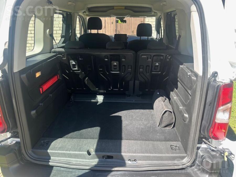Balts Citroen Berlingo 2022 Valmiera, ar dzinēja tilpumu 1.50 L un nobraukumu 118 tūkst. km par 13800 €, foto 9 vietnē AUTOMOTO.COM.LV