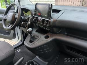 Balts Citroen Berlingo 2022 Valmiera, ar dzinēja tilpumu 1.50 L un nobraukumu 118 tūkst. km par 13800 €, foto 12 vietnē AUTOMOTO.COM.LV