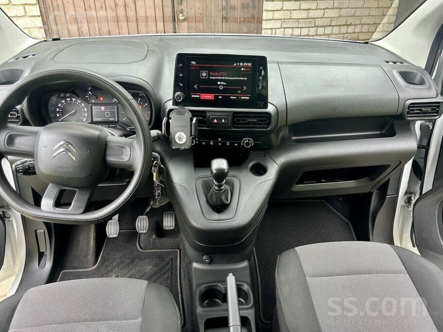 Balts Citroen Berlingo 2022 Valmiera, ar dzinēja tilpumu 1.50 L un nobraukumu 118 tūkst. km par 13800 €, foto 15 vietnē AUTOMOTO.COM.LV