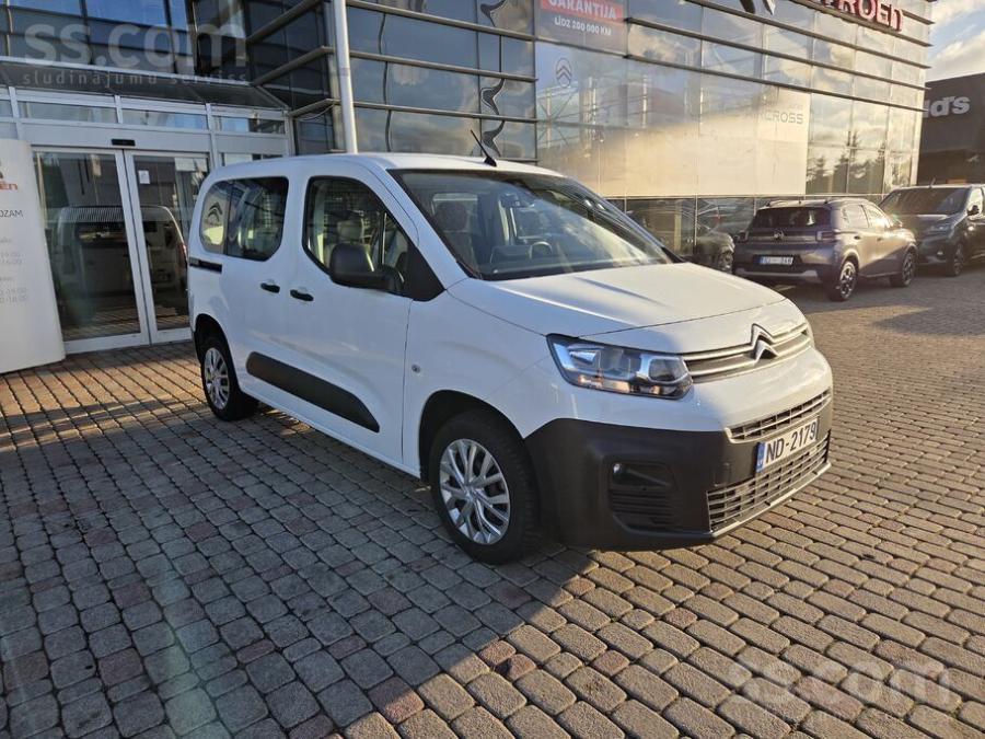 Balts Citroen Berlingo 2022 Rīga, ar dzinēja tilpumu 1.50 L un nobraukumu 123 tūkst. km par 10500 €, foto 4 vietnē AUTOMOTO.COM.LV