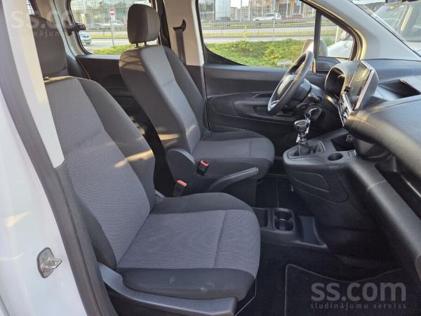Balts Citroen Berlingo 2022 Rīga, ar dzinēja tilpumu 1.50 L un nobraukumu 123 tūkst. km par 10500 €, foto 9 vietnē AUTOMOTO.COM.LV