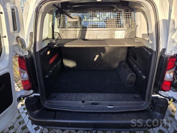 Balts Citroen Berlingo 2022 Rīga, ar dzinēja tilpumu 1.50 L un nobraukumu 123 tūkst. km par 10500 €, foto 11 vietnē AUTOMOTO.COM.LV