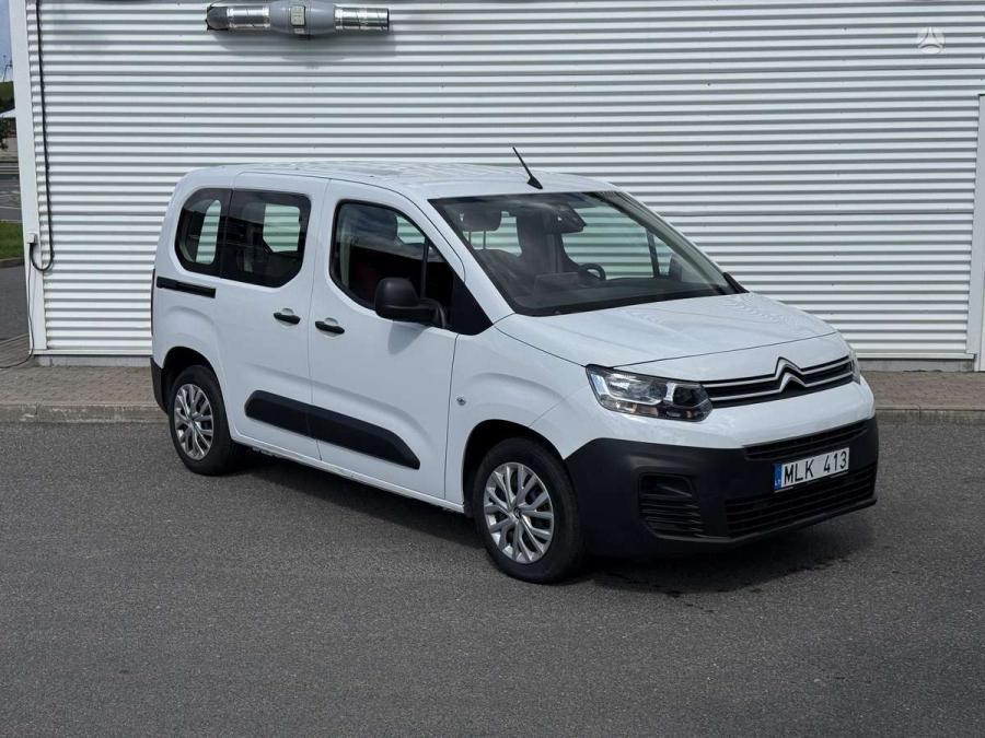 White Citroen Berlingo 2023 in Vilnius, with an engine capacity of 1.20 L and mileage of 133 thousand km for 14900 €, photo 4 on AUTOMOTO.COM.LV