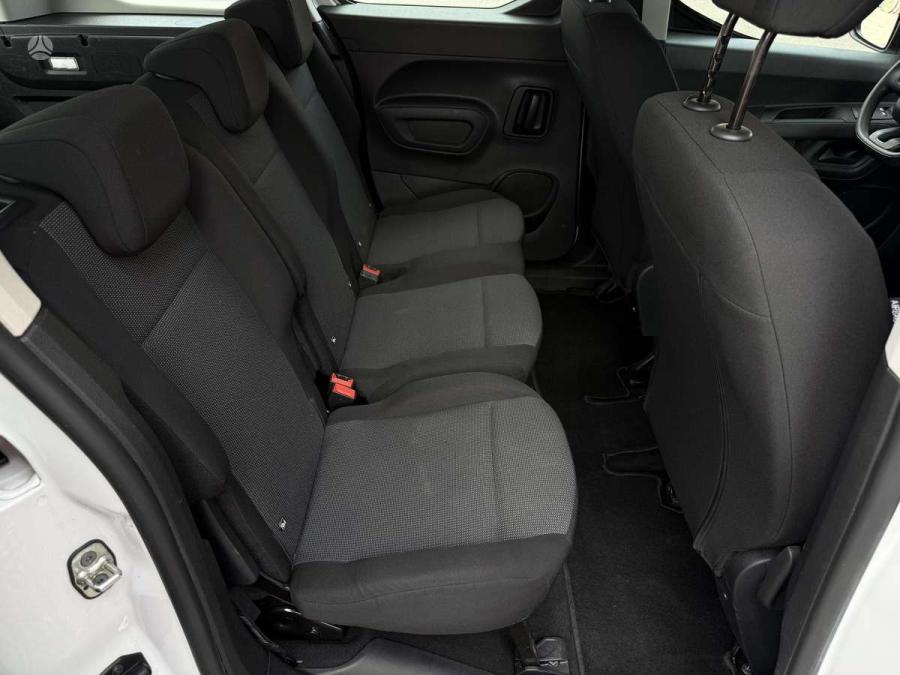 White Citroen Berlingo 2023 in Vilnius, with an engine capacity of 1.20 L and mileage of 133 thousand km for 14900 €, photo 11 on AUTOMOTO.COM.LV