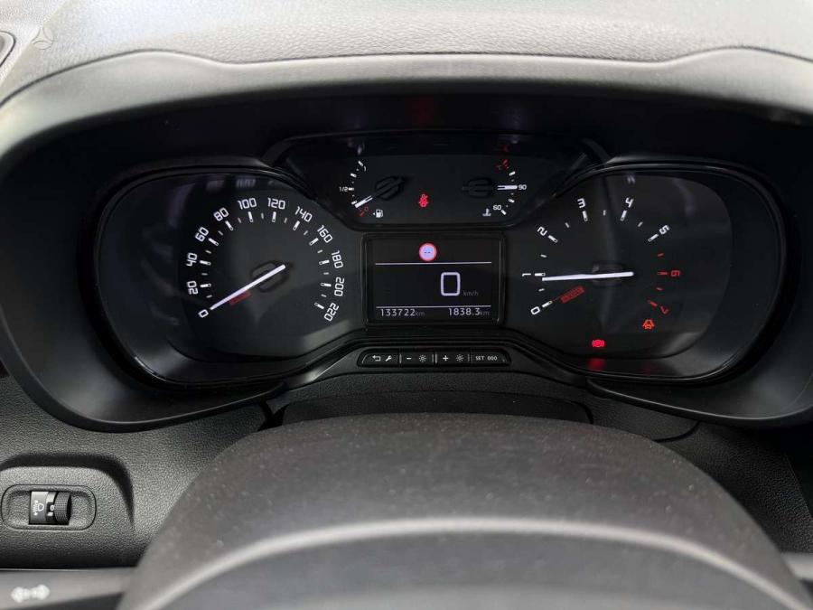 White Citroen Berlingo 2023 in Vilnius, with an engine capacity of 1.20 L and mileage of 133 thousand km for 14900 €, photo 14 on AUTOMOTO.COM.LV