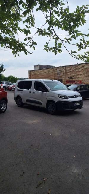 White Citroen Berlingo 2023 in Vilnius, with an engine capacity of 1.50 L and mileage of 211 thousand km for 16000 €, photo 5 on AUTOMOTO.COM.LV