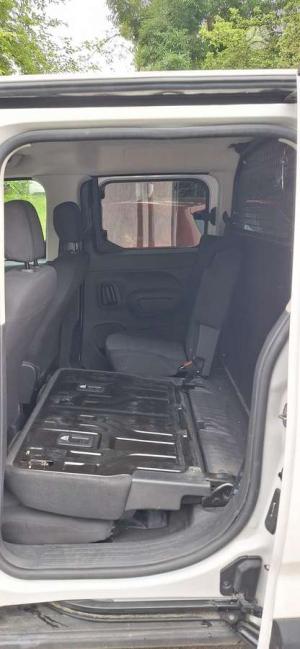 White Citroen Berlingo 2023 in Vilnius, with an engine capacity of 1.50 L and mileage of 211 thousand km for 16000 €, photo 9 on AUTOMOTO.COM.LV
