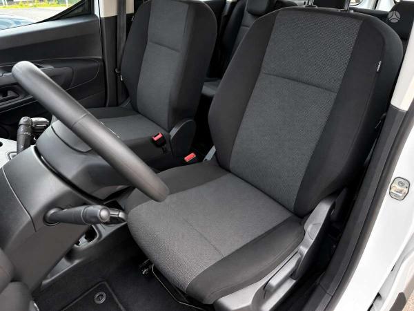 White Citroen Berlingo 2023 in Vilnius, with an engine capacity of 1.20 L and mileage of 133 thousand km for 13950 €, photo 8 on AUTOMOTO.COM.LV