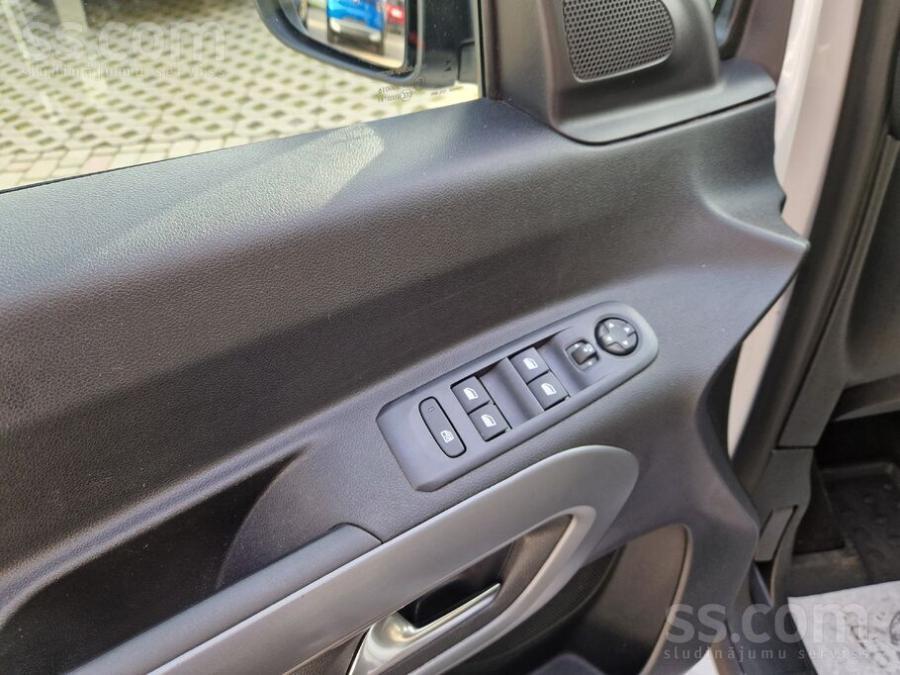 Balts Citroen Berlingo 2024 Rīga, ar dzinēja tilpumu 1.50 L un nobraukumu 66 tūkst. km par 23500 €, foto 18 vietnē AUTOMOTO.COM.LV