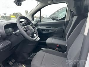 Balts Citroen Berlingo 2025 Rīga, ar dzinēja tilpumu 1.20 L un nobraukumu 10 tūkst. km par 22750 €, foto 8 vietnē AUTOMOTO.COM.LV