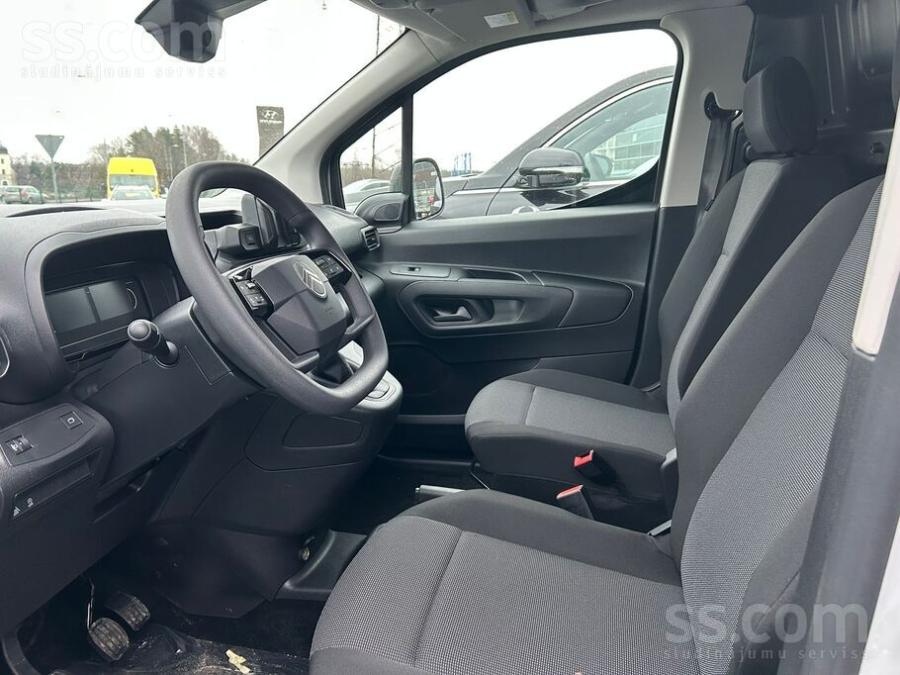 Balts Citroen Berlingo 2025 Rīga, ar dzinēja tilpumu 1.20 L un nobraukumu 10 tūkst. km par 22750 €, foto 8 vietnē AUTOMOTO.COM.LV