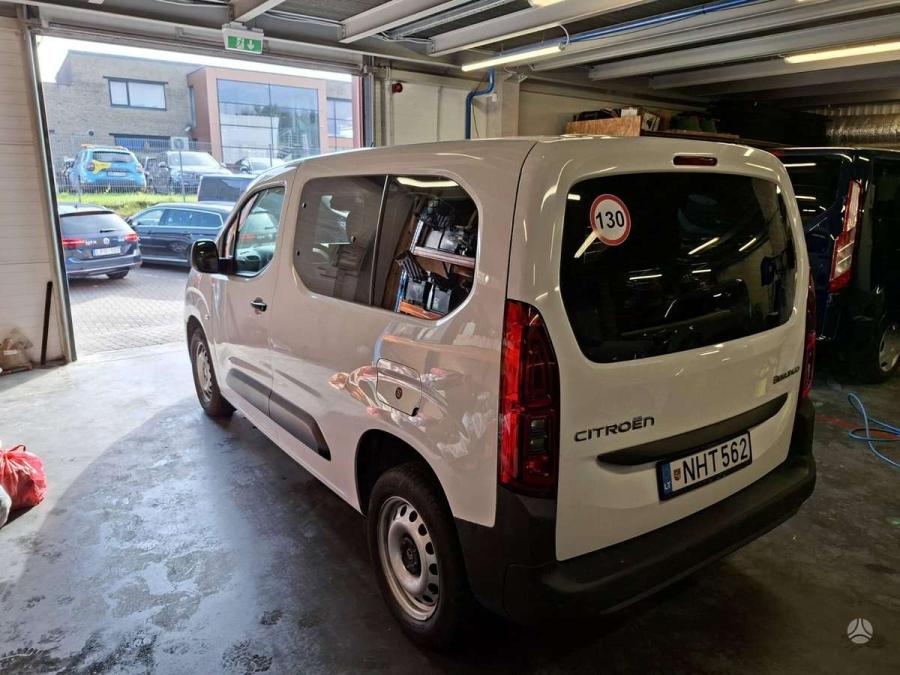 White Citroen Berlingo 2025 in Klaipeda, with an engine capacity of 1.50 L and mileage of 57 thousand km for 18392 €, photo 5 on AUTOMOTO.COM.LV