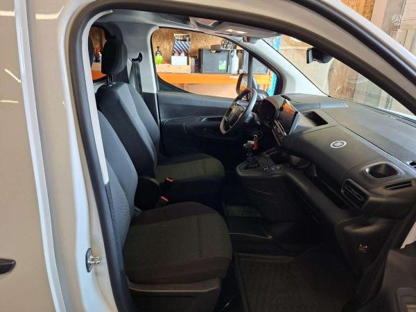 Balts Citroen Berlingo 2025 Klaipėda, ar dzinēja tilpumu 1.50 L un nobraukumu 57 tūkst. km par 18392 €, foto 5 vietnē AUTOMOTO.COM.LV