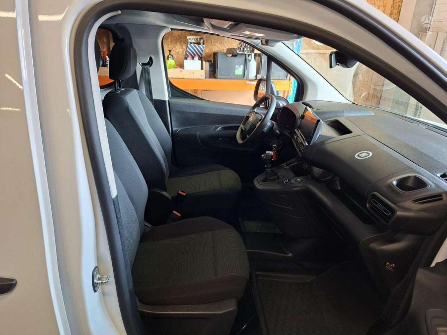 White Citroen Berlingo 2025 in Klaipeda, with an engine capacity of 1.50 L and mileage of 57 thousand km for 18392 €, photo 6 on AUTOMOTO.COM.LV