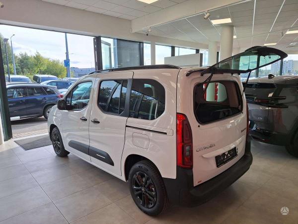 Citroen Berlingo 2026 in Vilnius on AUTOMOTO.COM.LV White Citroen Berlingo 2026 in Vilnius, with an engine capacity of 1.50 L and mileage of 0 thousand km for 28990 €, photo 6 on AUTOMOTO.COM.LV