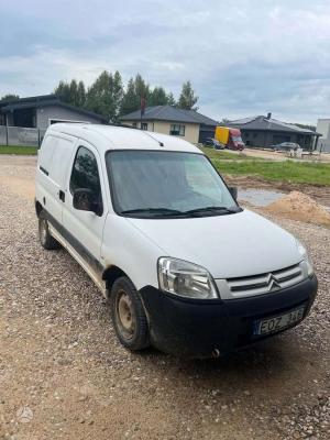 White Citroen Berlingo 2011 in Vilnius, with an engine capacity of 1.56 L and mileage of 194 thousand km for 1300 €, photo 3 on AUTOMOTO.COM.LV
