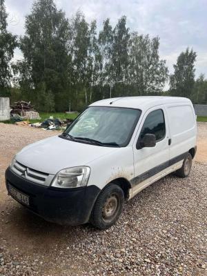White Citroen Berlingo 2011 in Vilnius, with an engine capacity of 1.56 L and mileage of 194 thousand km for 1300 €, photo 7 on AUTOMOTO.COM.LV