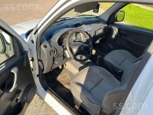 Balts Citroen Berlingo 2006 Rīga, ar dzinēja tilpumu 1.40 L un nobraukumu 205 tūkst. km par 1150 €, foto 4 vietnē AUTOMOTO.COM.LV