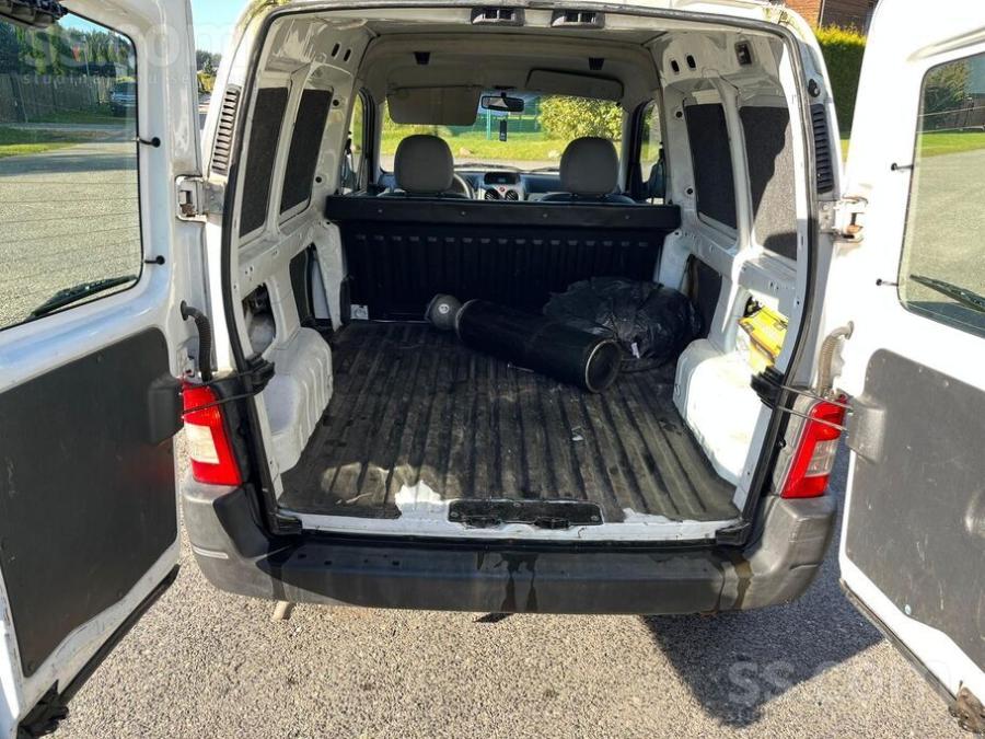 Balts Citroen Berlingo 2006 Rīga, ar dzinēja tilpumu 1.40 L un nobraukumu 205 tūkst. km par 1150 €, foto 7 vietnē AUTOMOTO.COM.LV