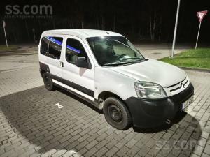 Balts Citroen Berlingo 2006 Rīga, ar dzinēja tilpumu 1.40 L un nobraukumu 395 tūkst. km par 390 €, foto 3 vietnē AUTOMOTO.COM.LV