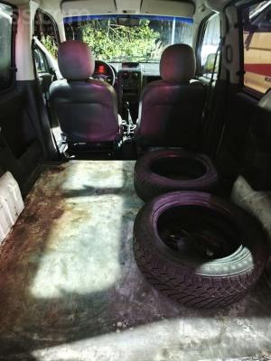Balts Citroen Berlingo 2006 Rīga, ar dzinēja tilpumu 1.40 L un nobraukumu 395 tūkst. km par 390 €, foto 6 vietnē AUTOMOTO.COM.LV