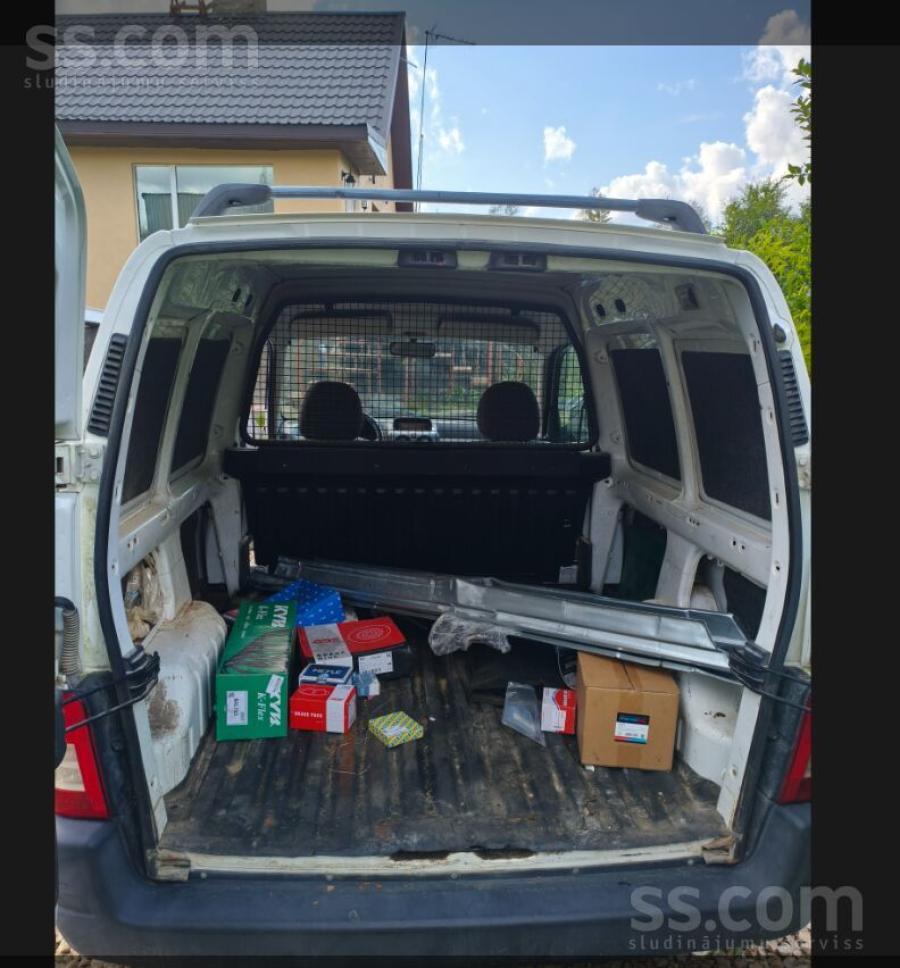 White Citroen Berlingo 2008 in Riga, with an engine capacity of 1.40 L and mileage of 167 thousand km for 1800 €, photo 6 on AUTOMOTO.COM.LV
