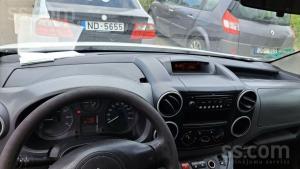 White Citroen Berlingo 2008 in Liepaja, with an engine capacity of 1.80 L and mileage of 260 thousand km for 4000 €, photo 4 on AUTOMOTO.COM.LV