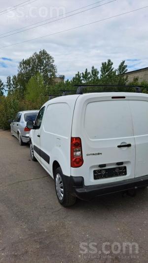 White Citroen Berlingo 2008 in Liepaja, with an engine capacity of 1.80 L and mileage of 260 thousand km for 4000 €, photo 6 on AUTOMOTO.COM.LV