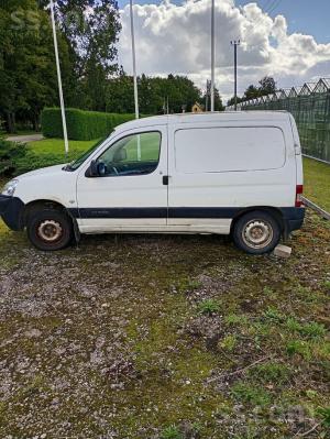 White Citroen Berlingo 2008 in Cesis, with an engine capacity of 1.30 L and mileage of 0 thousand km for 500 €, photo 1 on AUTOMOTO.COM.LV
