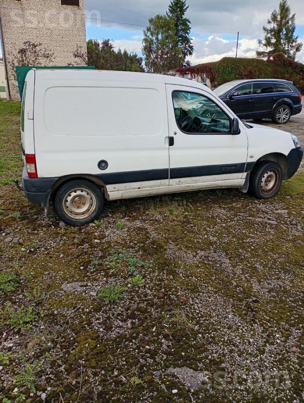 White Citroen Berlingo 2008 in Cesis, with an engine capacity of 1.30 L and mileage of 0 thousand km for 500 €, photo 4 on AUTOMOTO.COM.LV