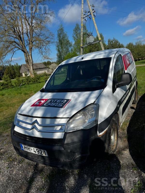 Balts Citroen Berlingo 2011 Jēkabpils, ar dzinēja tilpumu 1.60 L un nobraukumu 500 tūkst. km par 400 €, foto 2 vietnē AUTOMOTO.COM.LV