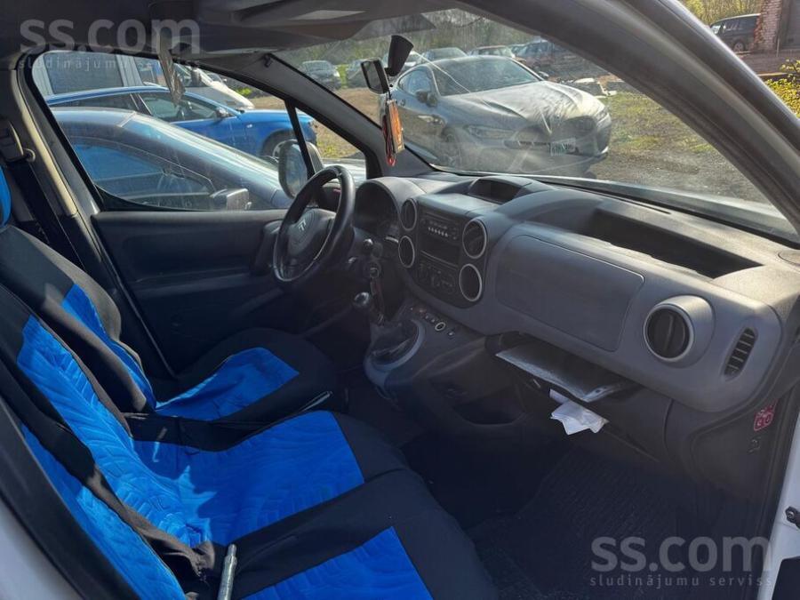Balts Citroen Berlingo 2011 Jēkabpils, ar dzinēja tilpumu 1.60 L un nobraukumu 500 tūkst. km par 400 €, foto 6 vietnē AUTOMOTO.COM.LV