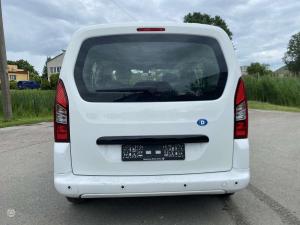 White Citroen Berlingo 2013 in Birzai, with an engine capacity of 1.56 L and mileage of 185 thousand km for 3450 €, photo 7 on AUTOMOTO.COM.LV