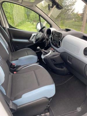 White Citroen Berlingo 2013 in Birzai, with an engine capacity of 1.56 L and mileage of 185 thousand km for 3450 €, photo 10 on AUTOMOTO.COM.LV