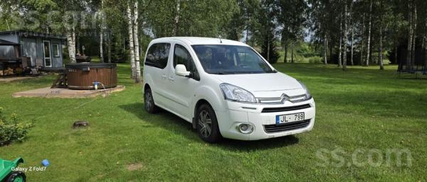 Balts Citroen Berlingo 2015 Cēsis, ar dzinēja tilpumu 1.60 L un nobraukumu 280 tūkst. km par 2500 €, foto 1 vietnē AUTOMOTO.COM.LV