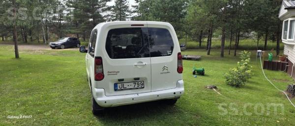 Balts Citroen Berlingo 2015 Cēsis, ar dzinēja tilpumu 1.60 L un nobraukumu 280 tūkst. km par 2500 €, foto 3 vietnē AUTOMOTO.COM.LV