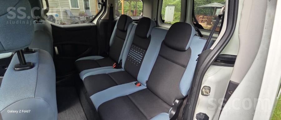 Balts Citroen Berlingo 2015 Cēsis, ar dzinēja tilpumu 1.60 L un nobraukumu 280 tūkst. km par 2500 €, foto 7 vietnē AUTOMOTO.COM.LV