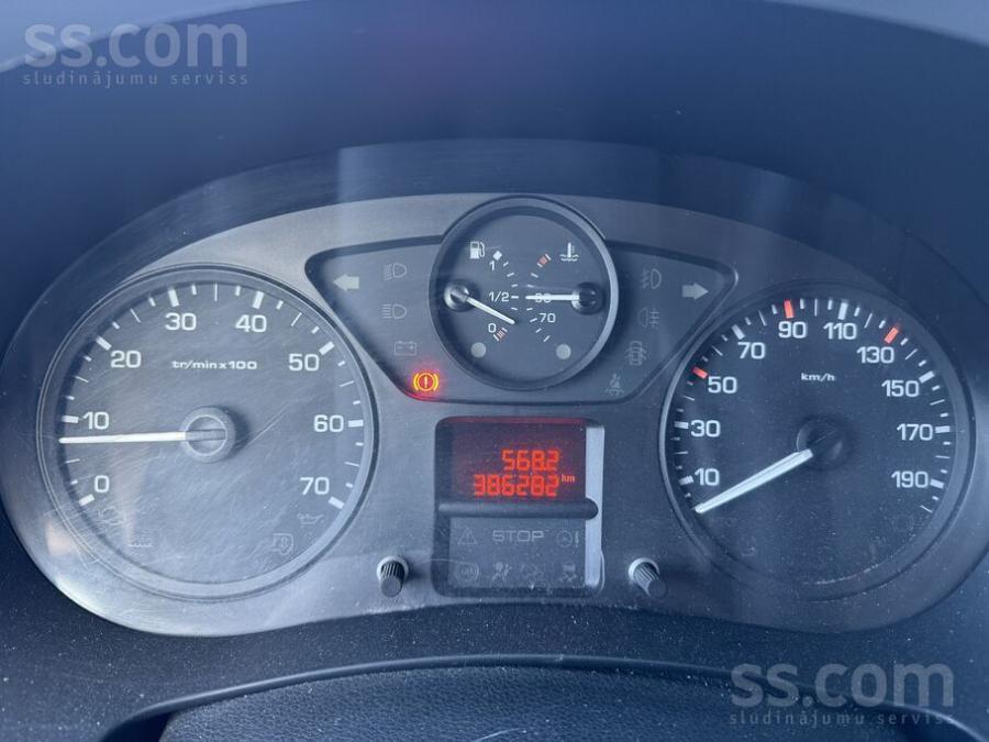 Balts Citroen Berlingo 2018 Aizkraukle, ar dzinēja tilpumu 1.60 L un nobraukumu 386 tūkst. km par 3900 €, foto 6 vietnē AUTOMOTO.COM.LV