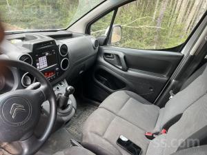 Balts Citroen Berlingo 2018 Aizkraukle, ar dzinēja tilpumu 1.60 L un nobraukumu 386 tūkst. km par 3900 €, foto 7 vietnē AUTOMOTO.COM.LV