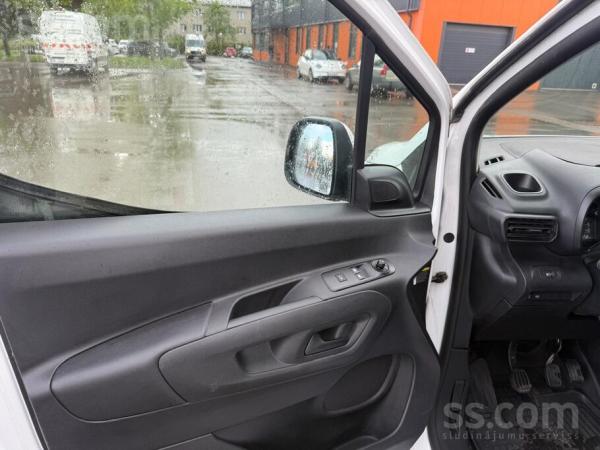 Белый Ситроен Берлинго 2019 в Рига, объемом двигателя 1.60 л и пробегом 216 тыс. км за 6500 €, фото 9 на AUTOMOTO.COM.LV
