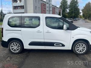 White Citroen Berlingo 2020 in Valmiera, with an engine capacity of 1.50 L and mileage of 146 thousand km for 9500 €, photo 4 on AUTOMOTO.COM.LV