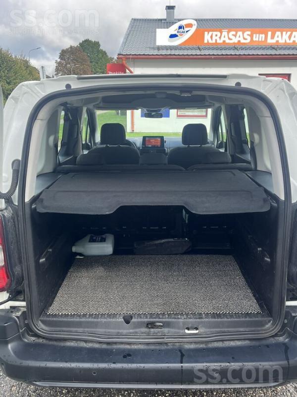 Balts Citroen Berlingo 2020 Valmiera, ar dzinēja tilpumu 1.50 L un nobraukumu 146 tūkst. km par 9500 €, foto 6 vietnē AUTOMOTO.COM.LV