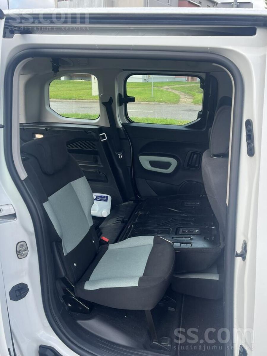 White Citroen Berlingo 2020 in Valmiera, with an engine capacity of 1.50 L and mileage of 146 thousand km for 9500 €, photo 9 on AUTOMOTO.COM.LV