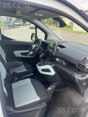 White Citroen Berlingo 2020 in Valmiera, with an engine capacity of 1.50 L and mileage of 146 thousand km for 9500 €, photo 10 on AUTOMOTO.COM.LV