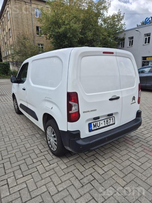 White Citroen Berlingo 2021 in Riga, with an engine capacity of 1.50 L and mileage of 150 thousand km for 7500 €, photo 5 on AUTOMOTO.COM.LV