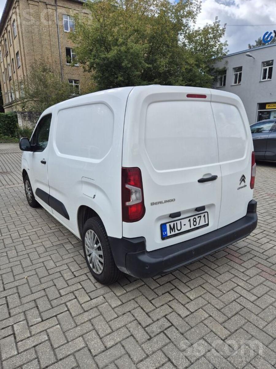 White Citroen Berlingo 2021 in Riga, with an engine capacity of 1.50 L and mileage of 150 thousand km for 7500 €, photo 5 on AUTOMOTO.COM.LV