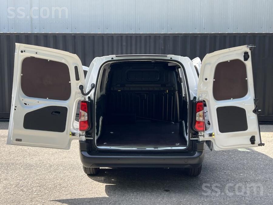 Balts Citroen Berlingo 2025 Rīga, ar dzinēja tilpumu 1.50 L un nobraukumu 7 tūkst. km par 18300 €, foto 11 vietnē AUTOMOTO.COM.LV